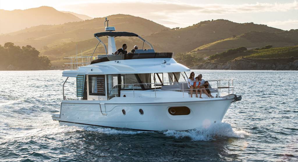 Swift Trawler 41 Flybridge Neuf Normandie Swift Trawler 41 Flybridge en ...